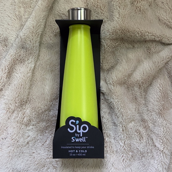 Swell | Kitchen | Sip By Swell Insulated Water Bottle | Poshmark